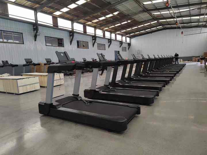 LZX-L30 Touch Screen Commercial Treadmill for Gym Center
