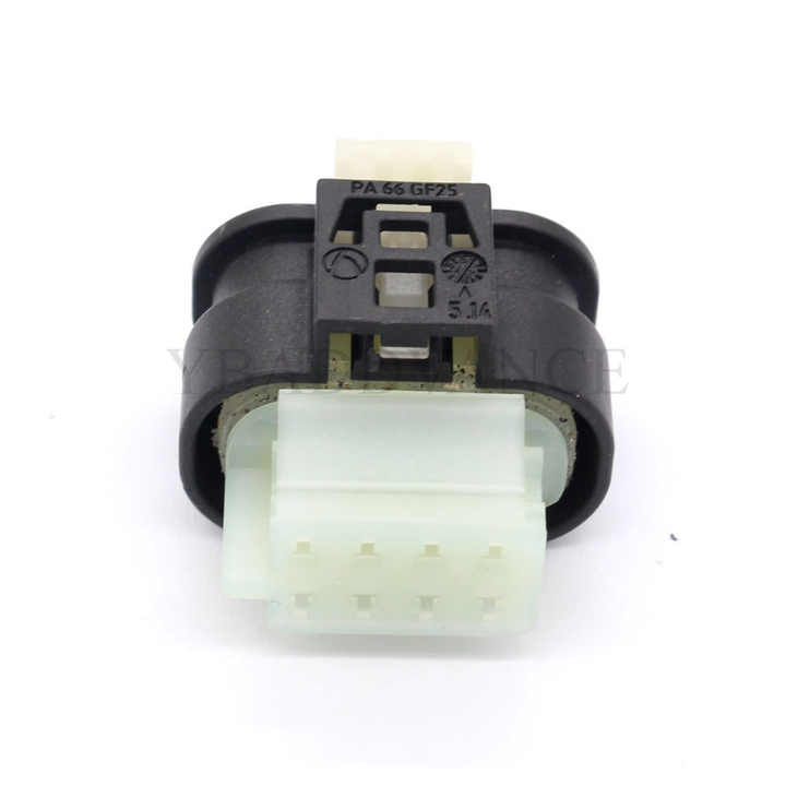 Automotive Female Auto Mercedes 8 Pin Pa66 Gf25 Connector A0005456012