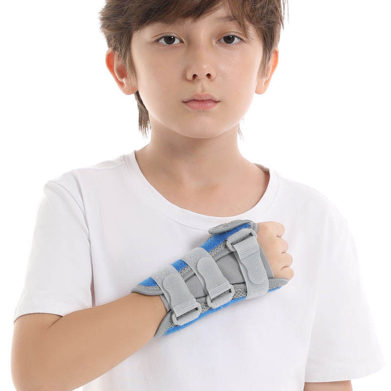 Pediatric Wrist Splint Brace Adjustable for Kids Wrist Sprain Injury ...