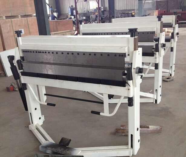 Manual Metal Sheet Bender - Precision Bending Machine