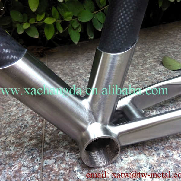 Carbon Fiber & Titanium Road Bike Frame - Super Light