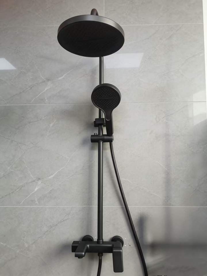 Surface-mounted Modern Simple Design Polished Soft Shower Head Set ...