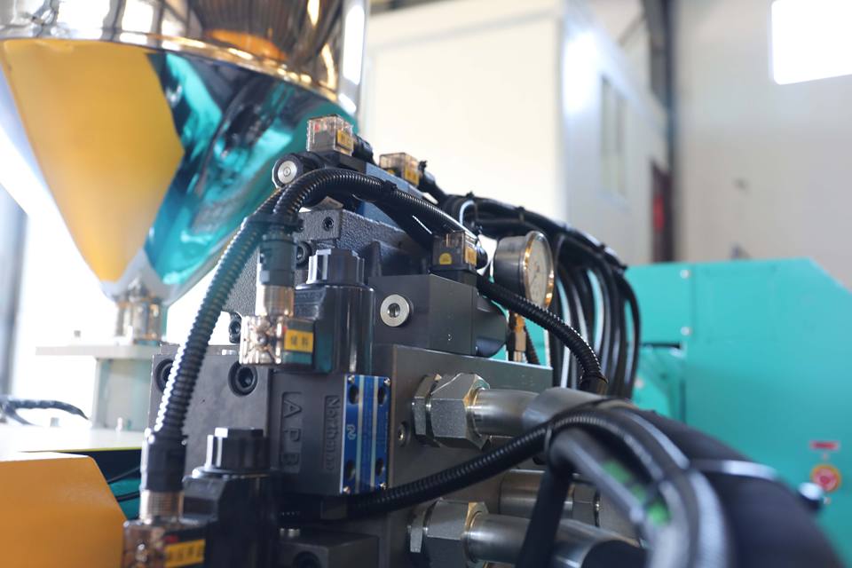 220T Horizontal Hydraulic Plastic Injection Molding Machine for ...