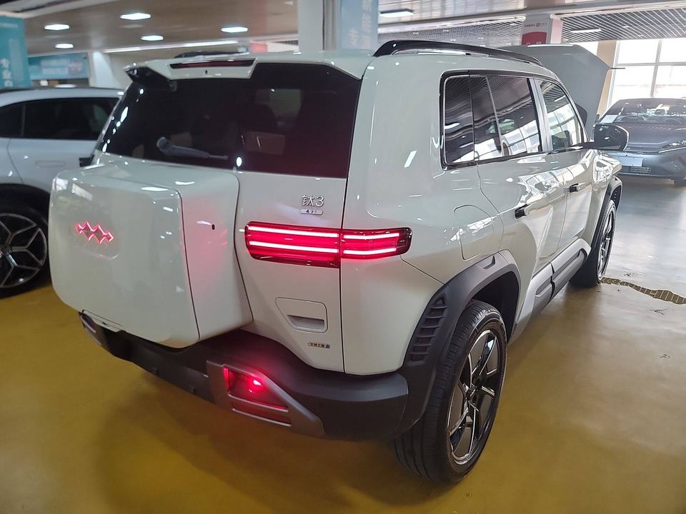 BYD Formula Leopard 3 Drone Edition - Electric SUV Power