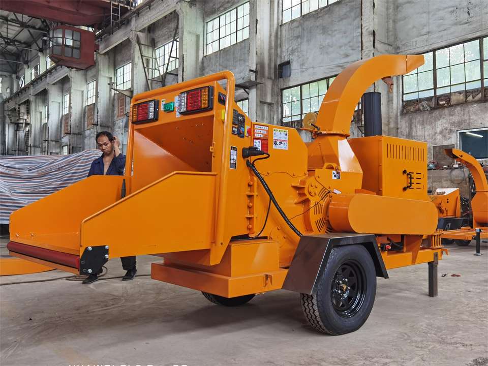 Mobile Garden Shredder Wood Tree Branch Crusher Chipper Cutting Machine ...