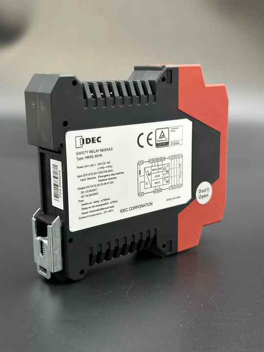 IDEC HR3S-301N Safety Control Relay Module - Reliable Performance