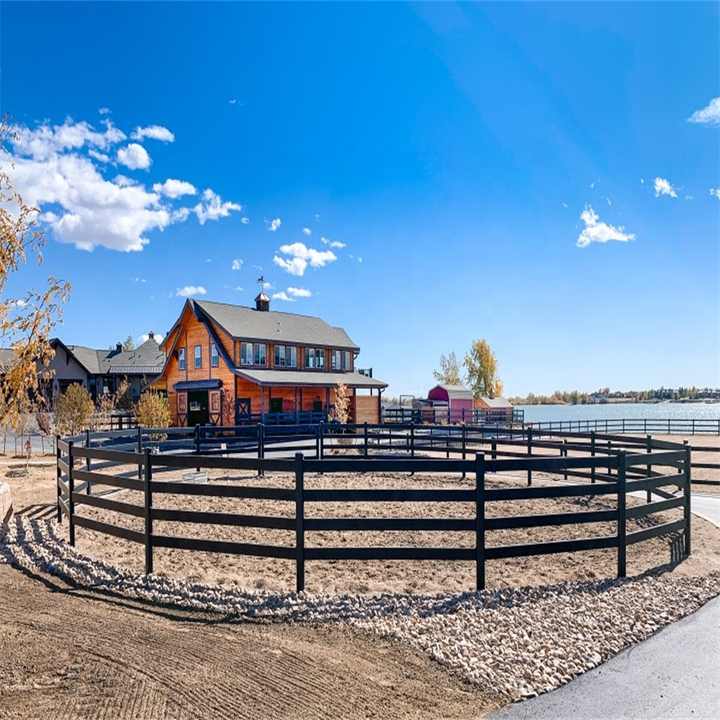 Waterproof Black Farm Paddock Steel Fence Decorative Metal Rails Fence ...