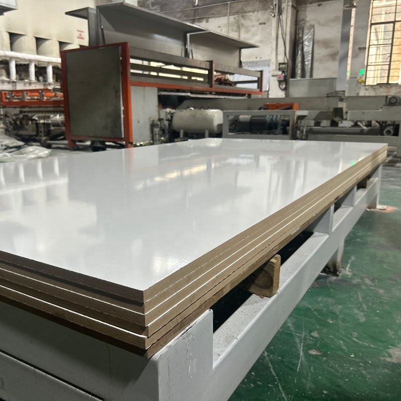 Glossy Wood Veneer Melamine MDF Board E1 Formaldehyde Emission ...
