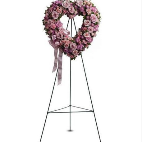How to Choose the Best Racks to Display Wreaths for Indoor and Outdoor Use