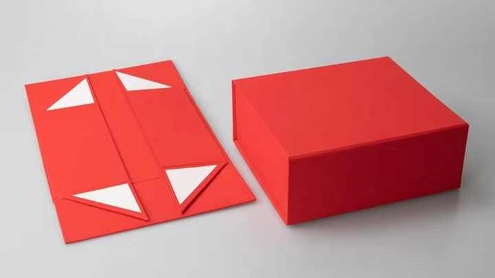 Custom Luxury White Magnet Flap Gift Boxes - 2mm Paper