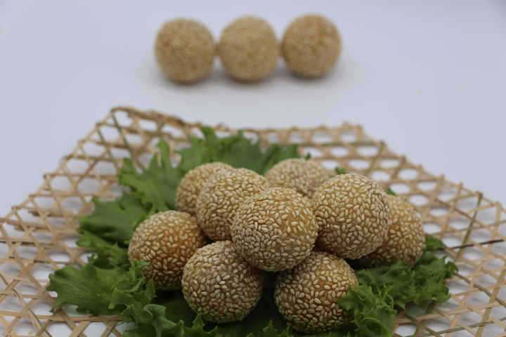 Frozen Chinese Dim Sum Sesame Balls with Red Bean Paste Sweet & Crispy ...