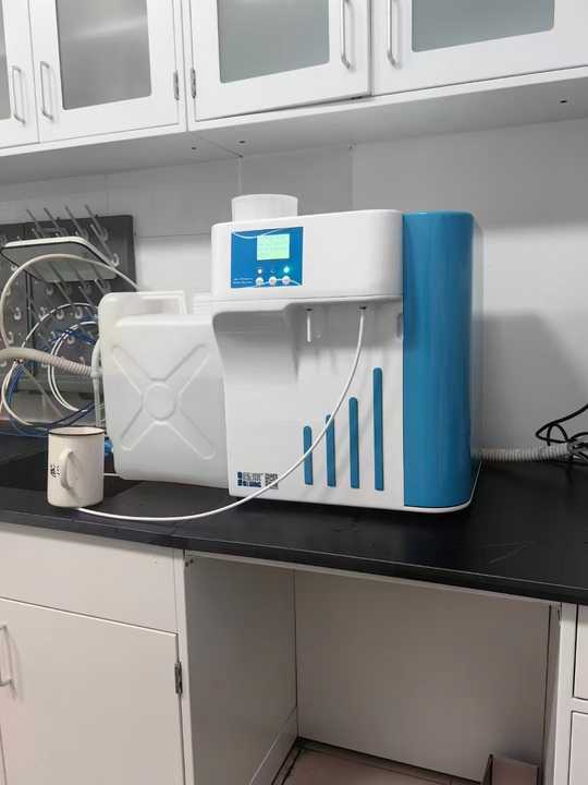 Laboratory Ultra Pure Water Machine Integrating 18 2MΩ 10LH and ...