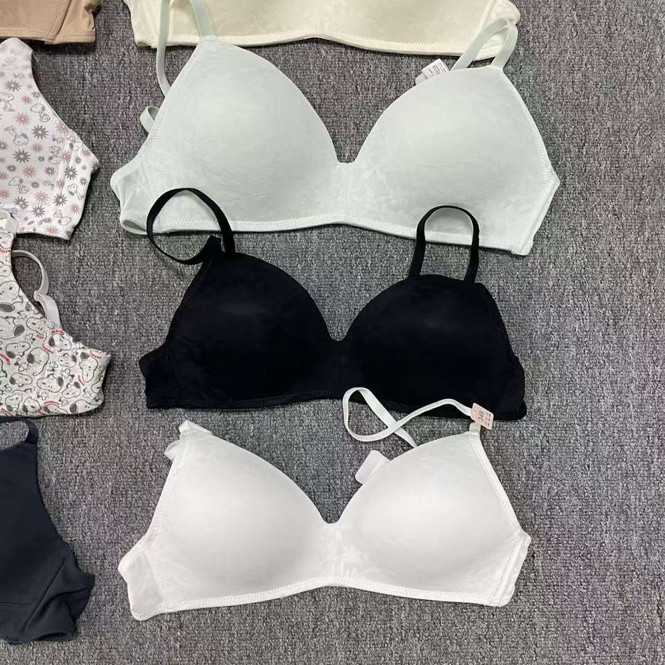 Foreign Branded Stock Shipment Wholesale Comfortable Wireless Bra One ...