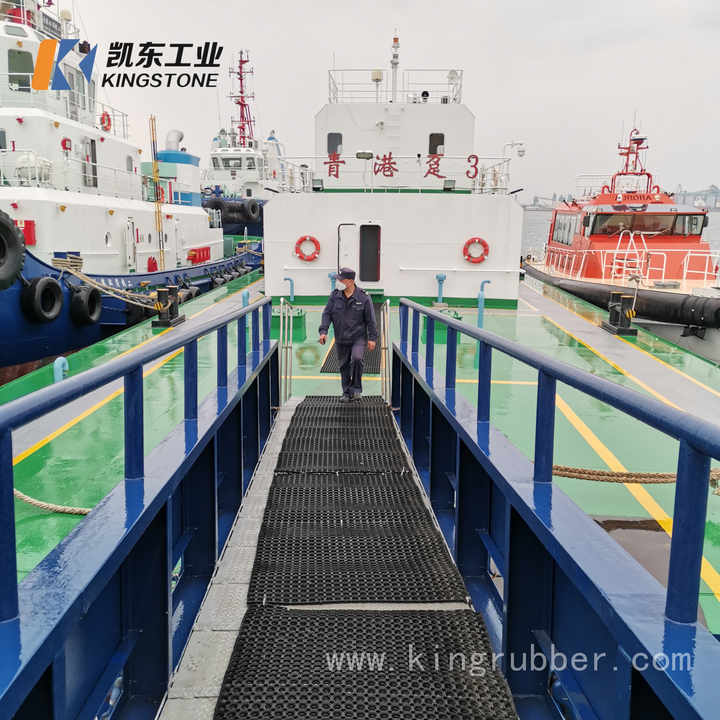 IMPA 511071 Anti-Slip Honeycomb Interlocking Rubber Mats