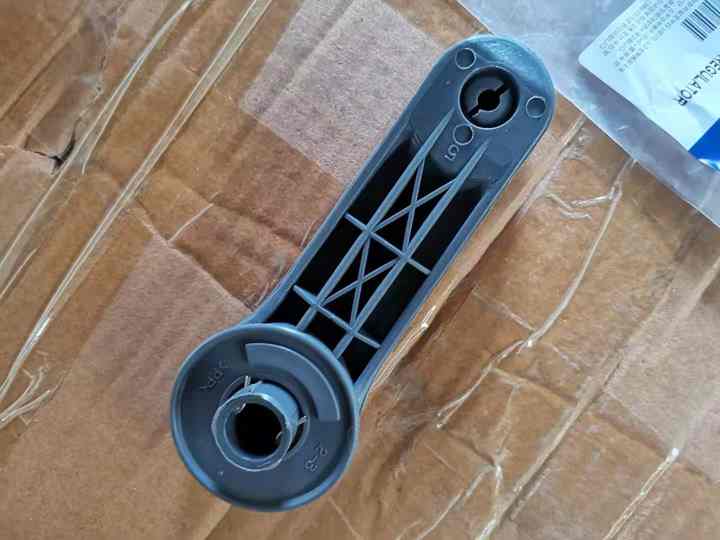 OEM 82630-22000 for Hyundai HANDLE ASSY - DOOR WINDOW REGULATOR