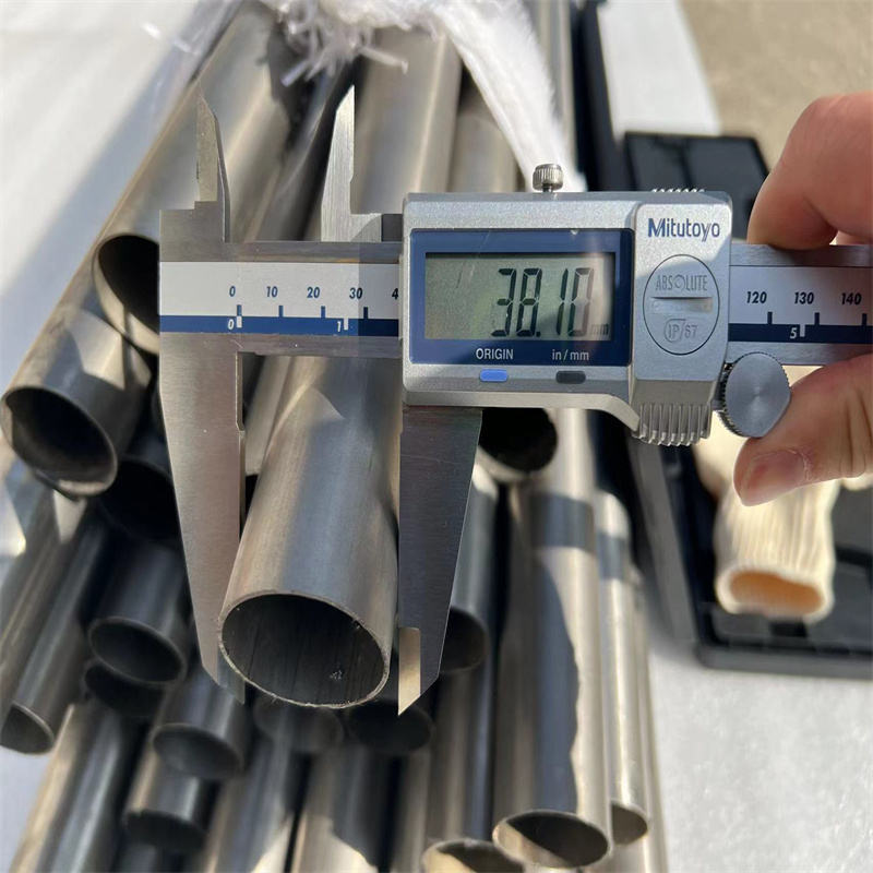 TA10 Alloy Titanium Pipe HIC Resistant for High Cl Env Seawater Cooler ...