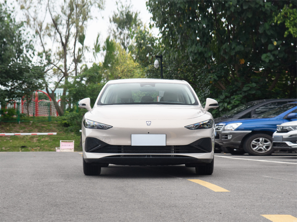 Roewe D7 2025 DMH EV 125km >1000km 100-150kW 300-400Nm 4-door 5-seater ...