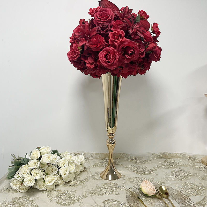 Gold Wedding Table Centerpieces - Elegant & Shinning
