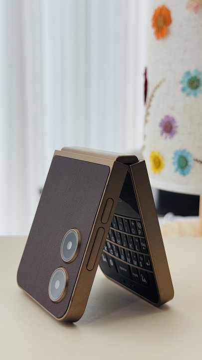 Bulk Order Foldable Mobile Phone - Unisoc T107, 48MB+128MB, 0.3MP ...