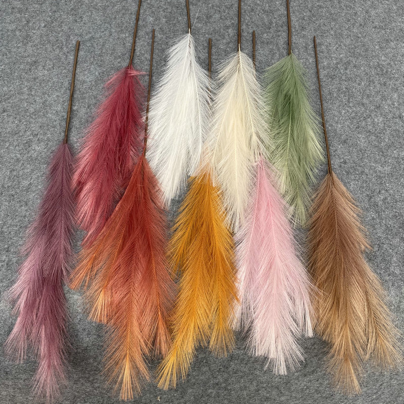 Variety Of Soft And Fluffy Wholesale artificial ostrich feathers ...