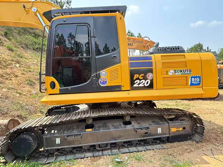 Japan Original 22 Ton KOMATSU PC220-8 Crawler Excavator Used Good ...