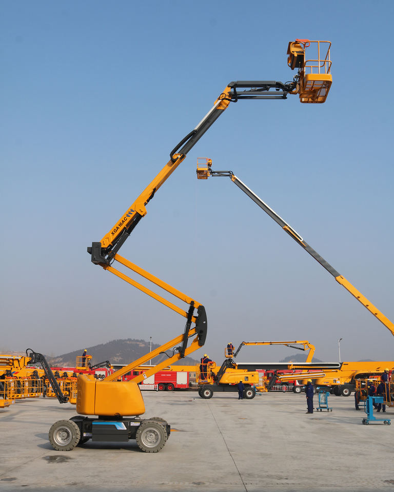 Official New Diesel Aerial Working Platform XGA16 Articulated Mobile ...