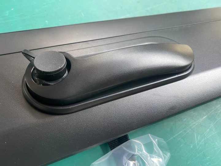 Full Aluminum Bed Cover for Trucks - Manual Style Retractable
