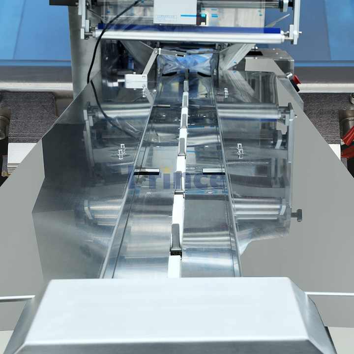 Table Flow Packing Machine for Fruits and Vegetables Tomato Horizontal ...