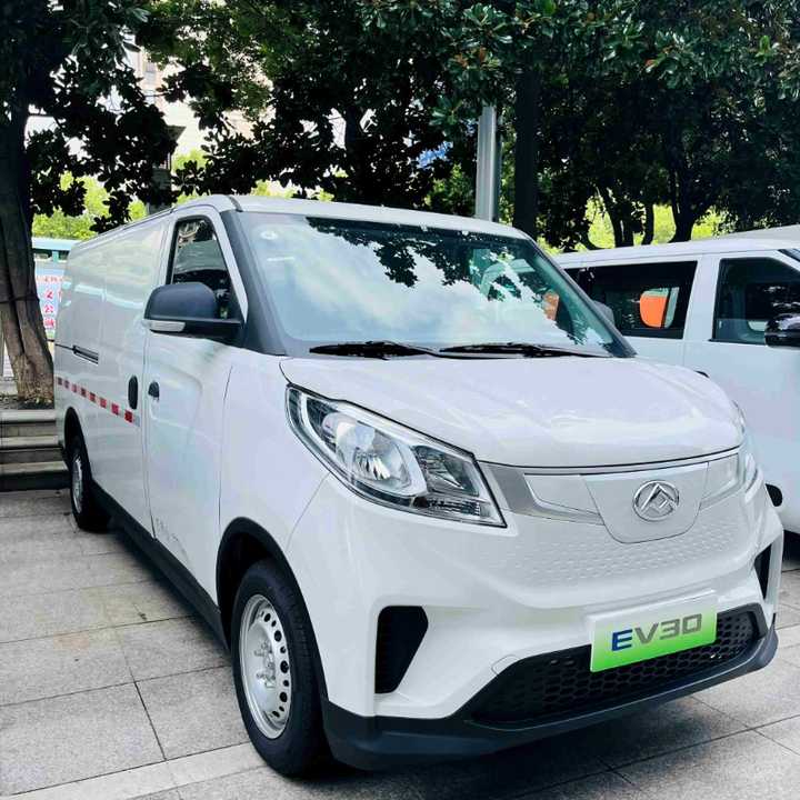 SAIC Maxus Ev30 2024 Electric Car Vehicle 136hp Range 260km Cargo Truck ...