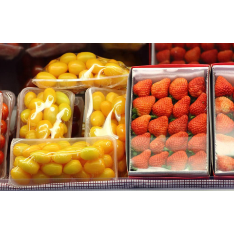 PVC Food-Grade 300m Soft Cling Packaging Film Glossy Surface Moisture ...