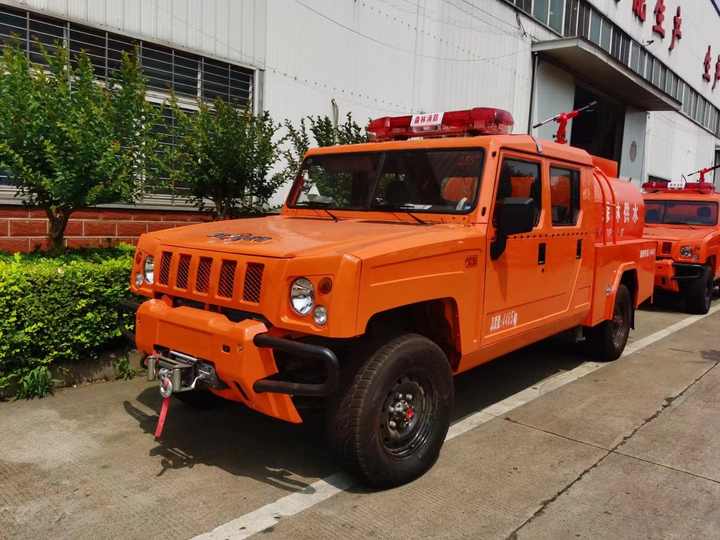 4x4 Forest Fire Truck - Durable & Powerful Fighting Vehicle