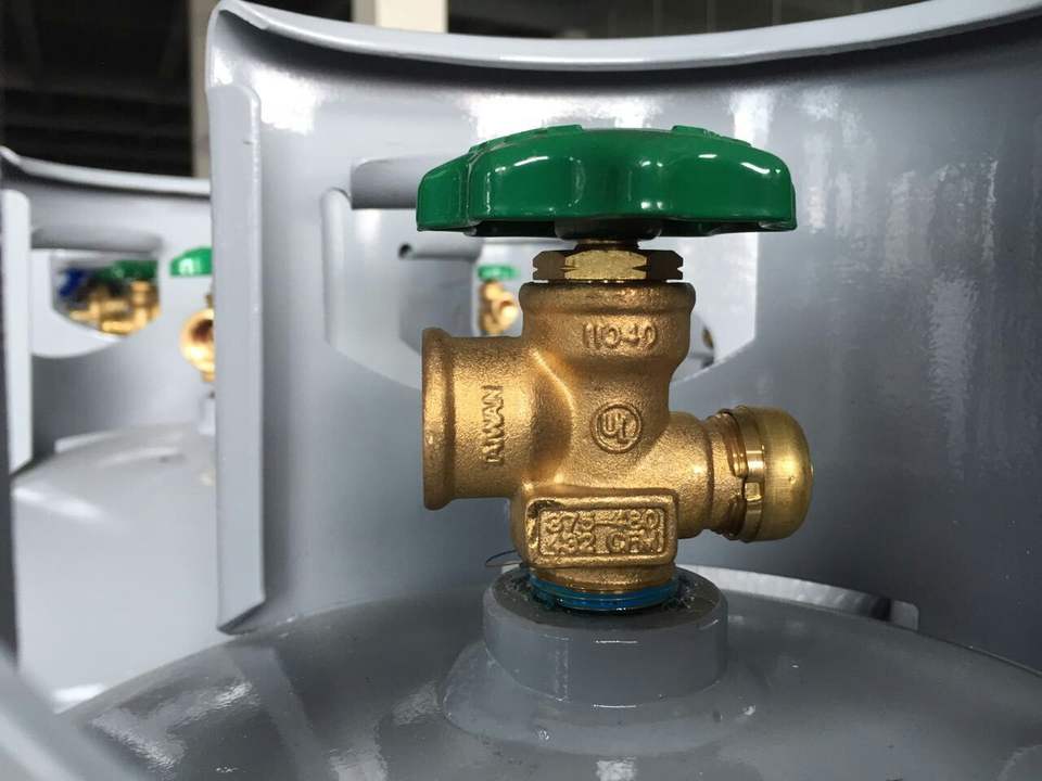 DOT4BW Standard 24 Gallon Empty Propane Gas Cylinder with POL Valve ...