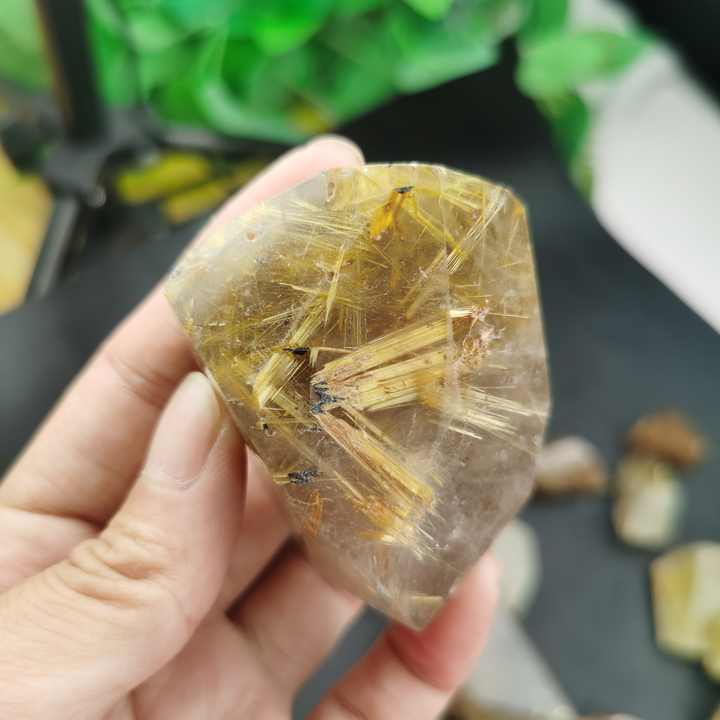 High Quality Natural Gold Rutilated Quartz Healing Stone