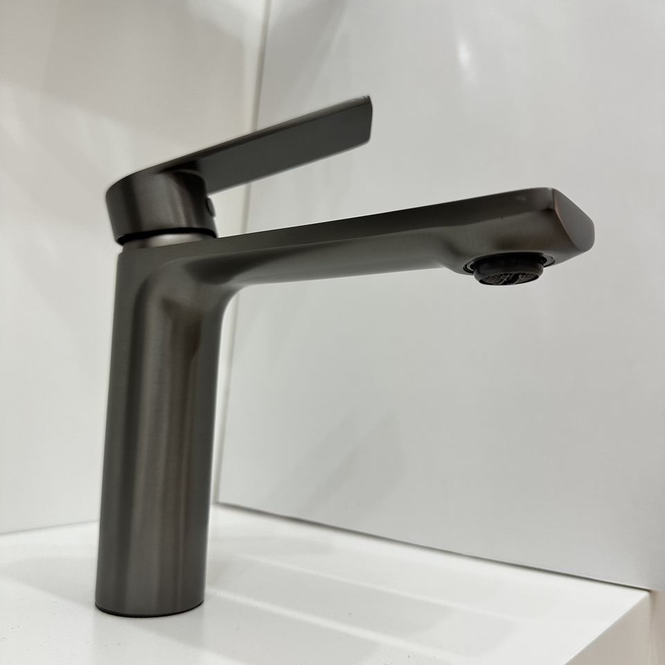 Sanitary Ware Bathroom Chrome Faucet Face Wash Basin Faucet Single Cold ...