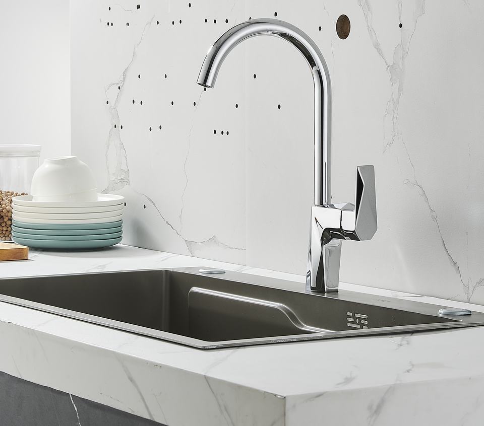 Single Handle Touchless Metered Deck Mounted Kitchen Faucet with High ...