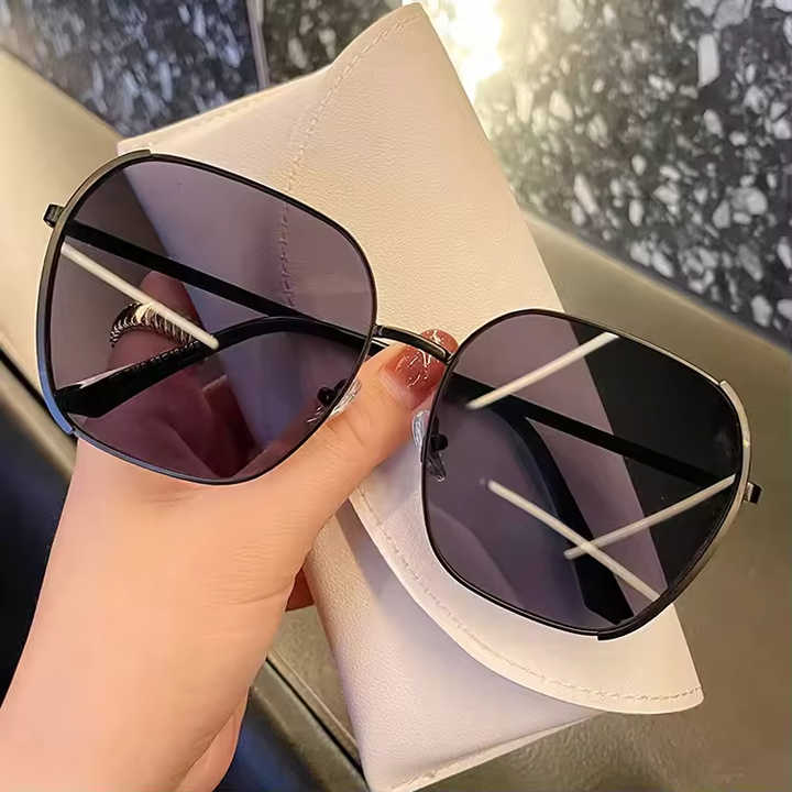 Shop High Quality Fashionable Sun Protection Sunglasses
