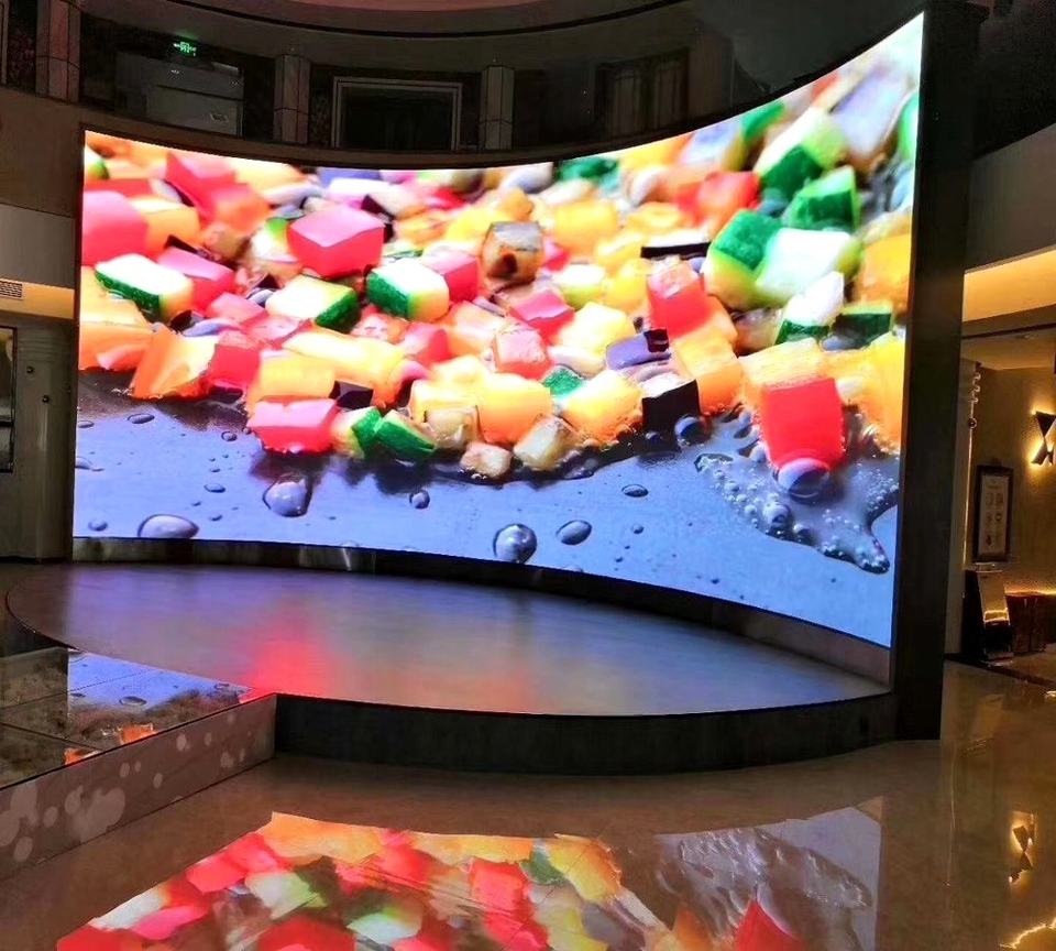 P3.91 Indoor Curved LED Display - 65536dots/sqm Pixel Density