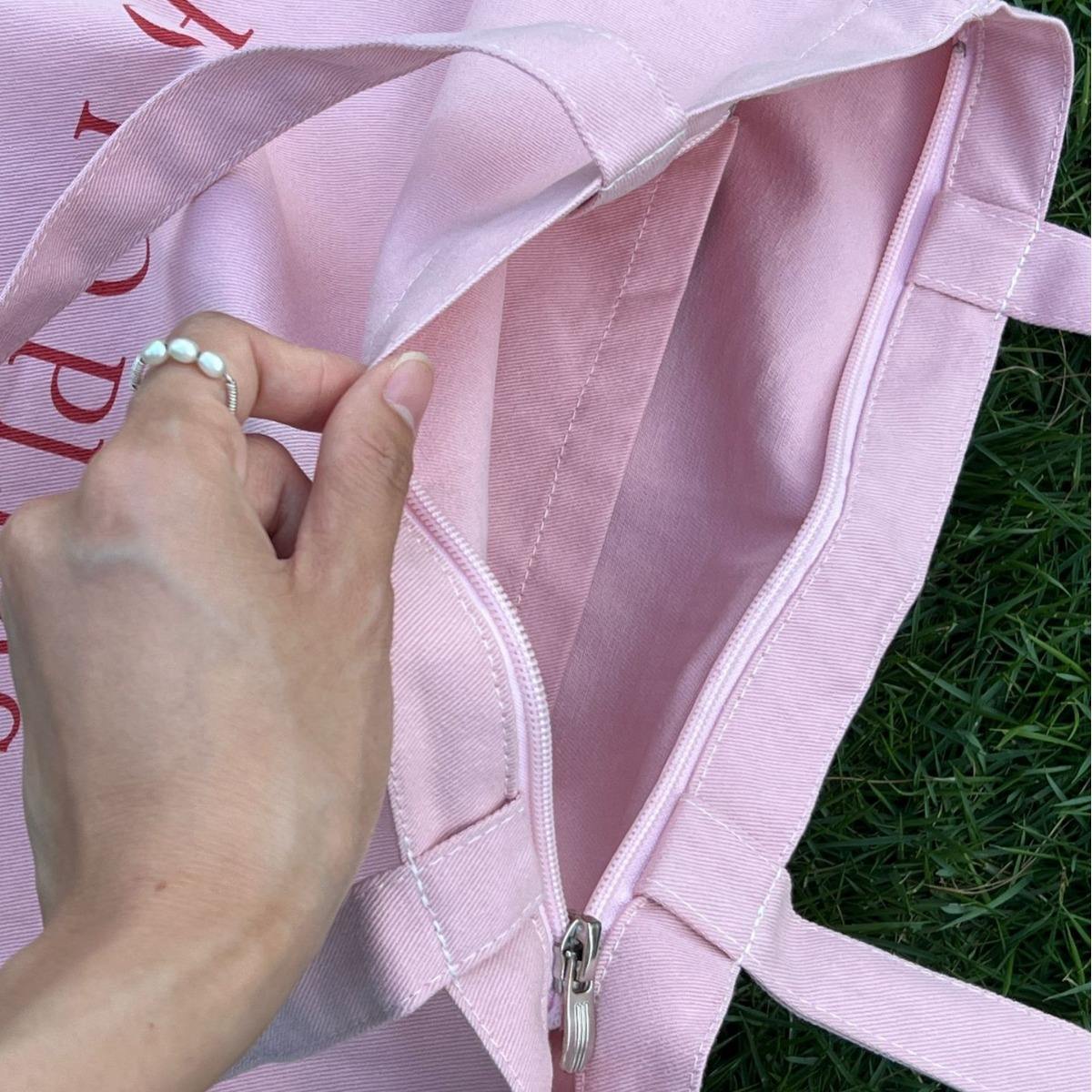 How to Choose the Best Pink Tote Bags for Style and Functionality