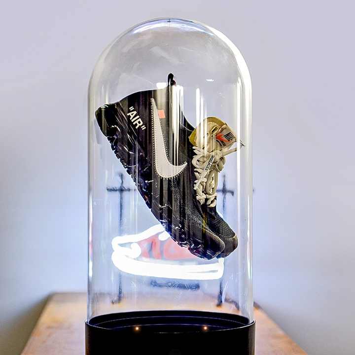 Sneakertube Capsule Shoes Box - Modern Floating Display