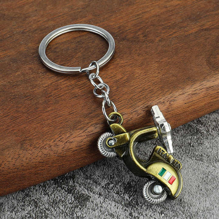 Metal Electric Vehicle Keychain Italia Creative Car Keychain ...