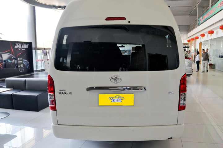 2024-2020 Used Toyota Hiace High Roof 15 Seater Bus