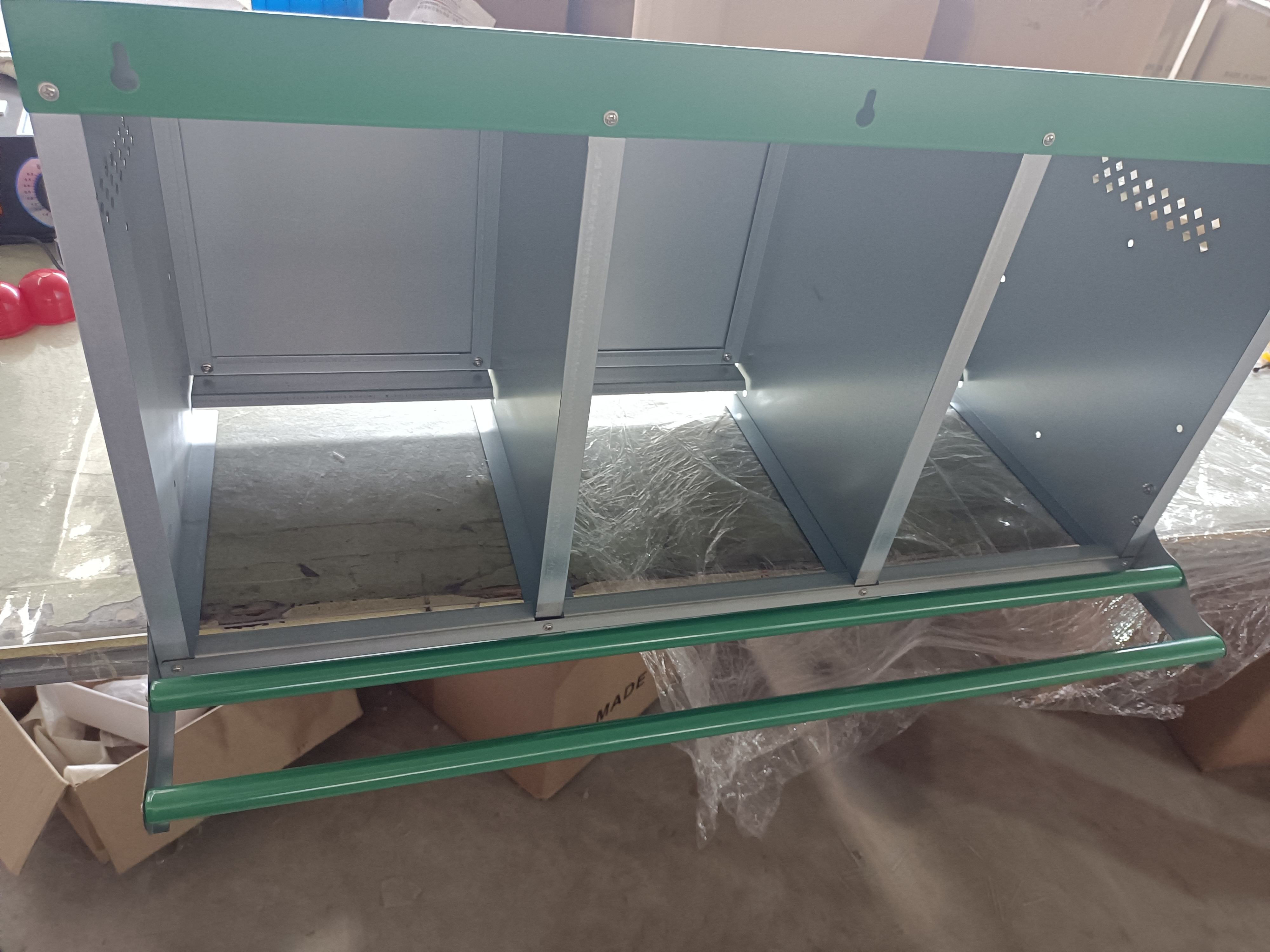 How to Choose the Best Roll Away Egg Nest Box for Your Hens