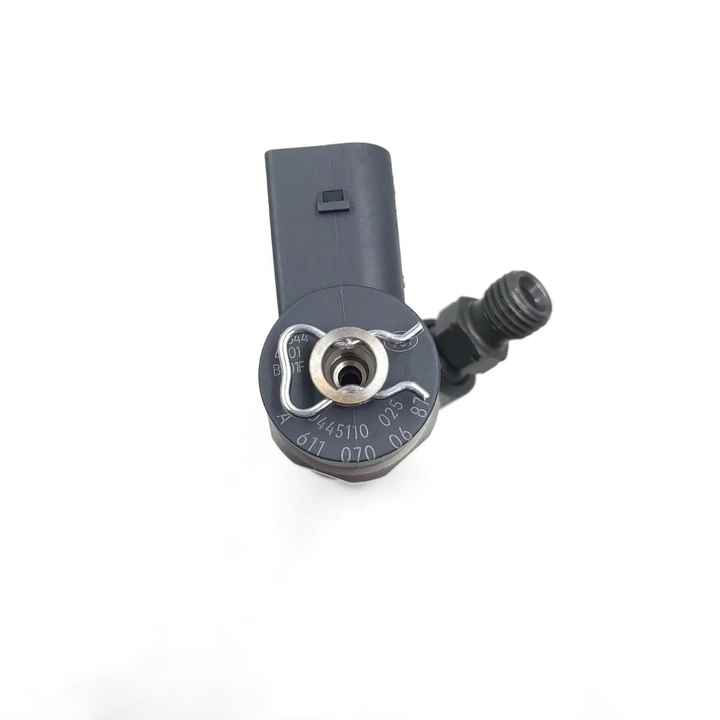 Diesel Common Rail High Pressure Injector 0445110025 Assembly Fuel ...