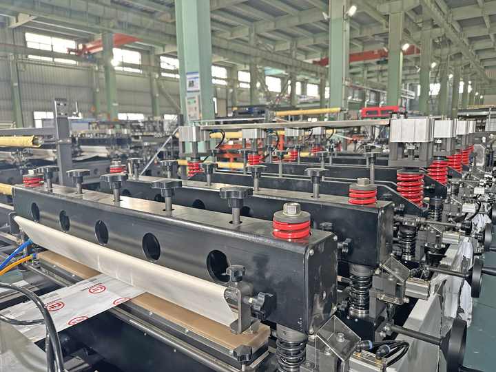 Automatic stand up pouch bag making machine doypack with zipper bag ...