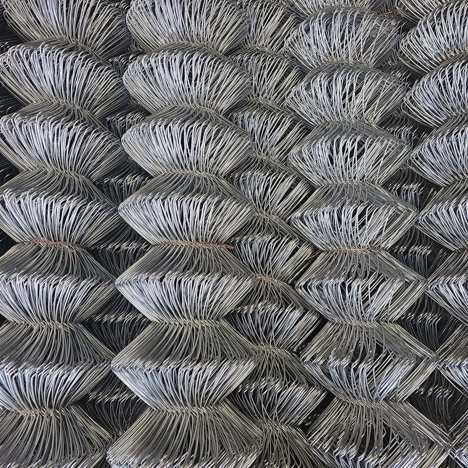 Diamond Mesh Fence Fire and Flame Retardant Chain Link Fence for Sports ...