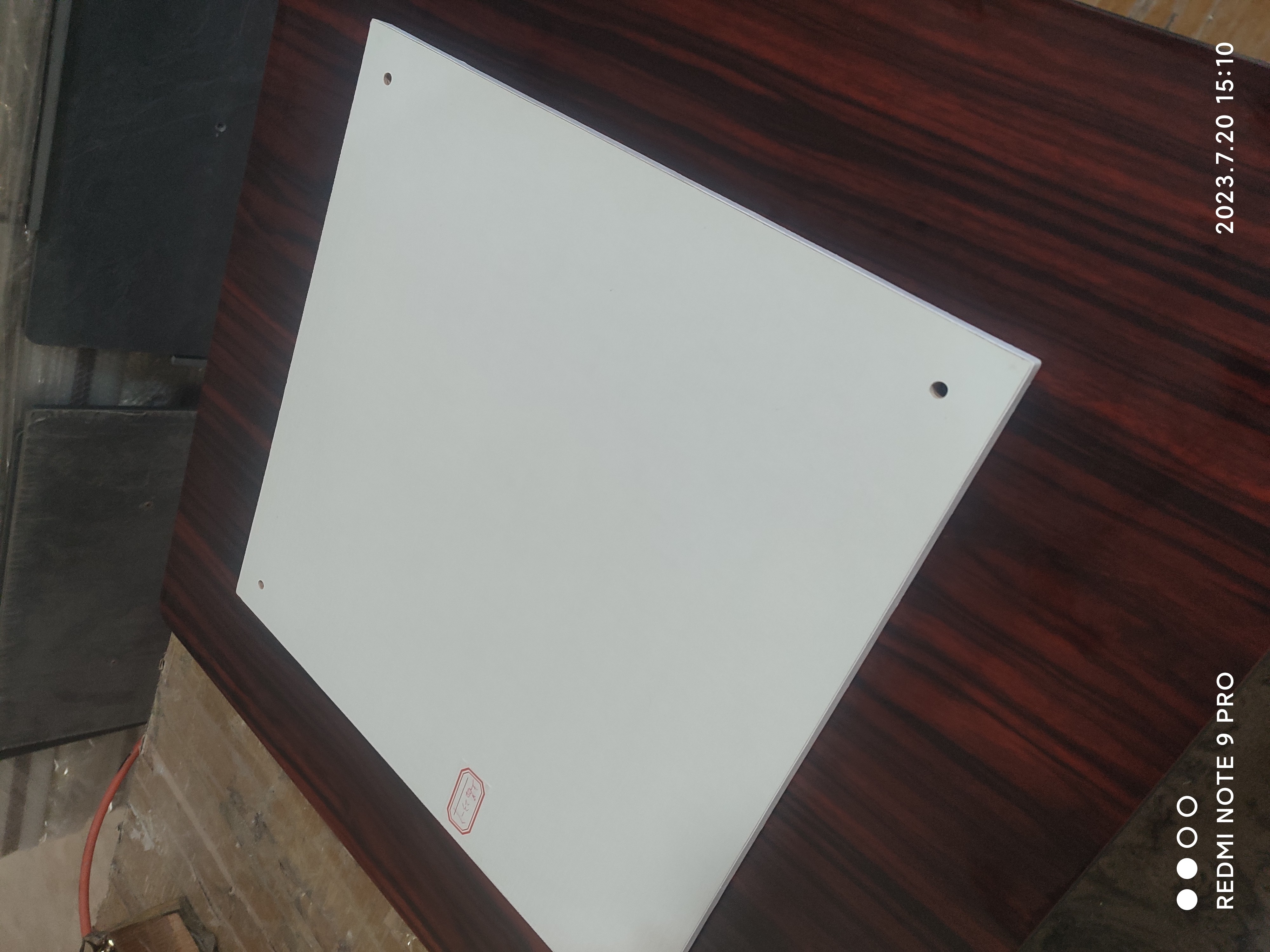 How to Choose the Best Restaurant Table HPL for Durability and Style