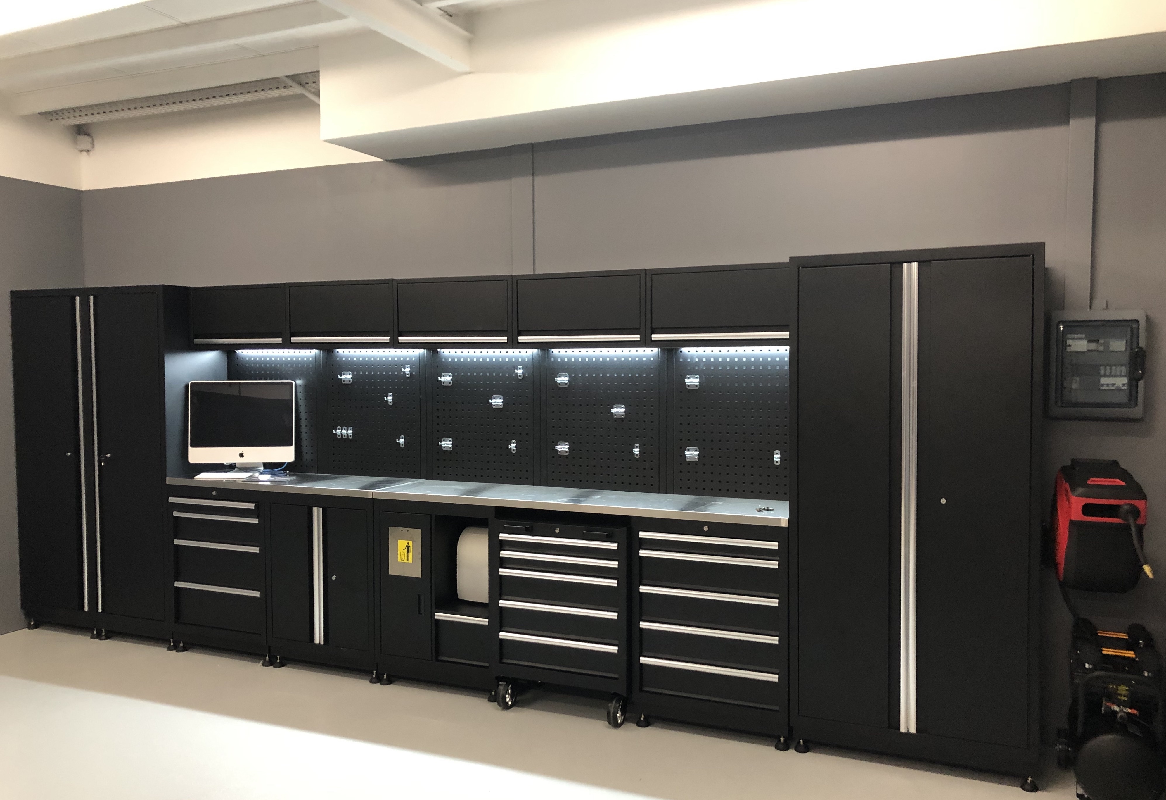 How to Choose the Best Steel Tool Box Cabinet Workbench 96 Inches
