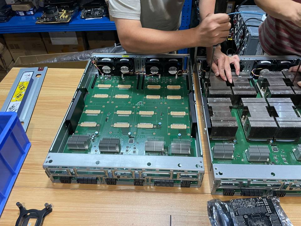 8GPU Tesla V100 SXM2 Server - Maximize Database Performance