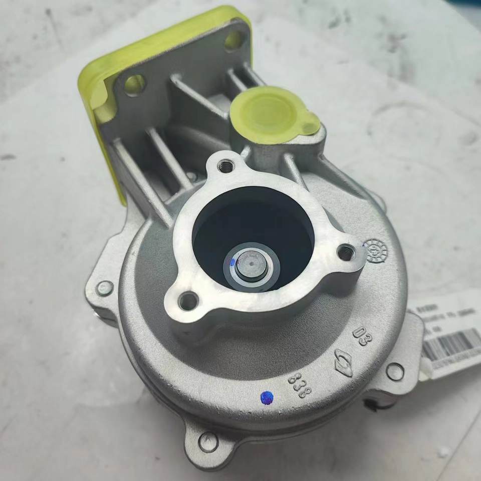SAIC MAXUS Genuine Engine Water Pump for T60 V80 VM 2.8L Diesel ...