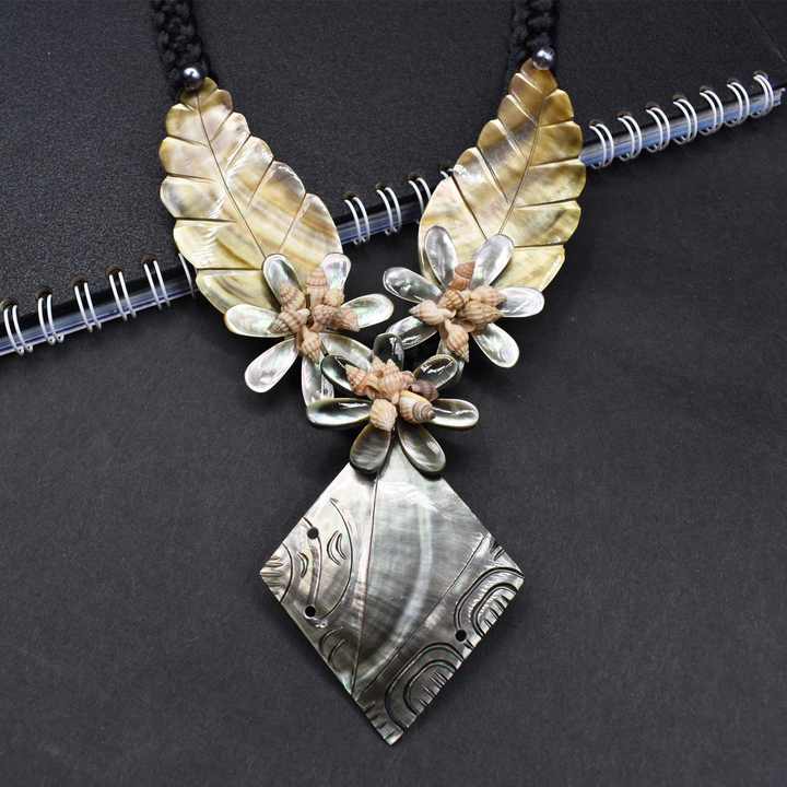 Shop Our New Fashion Hawaiian Jewelry - Tahitian Shell Necklace